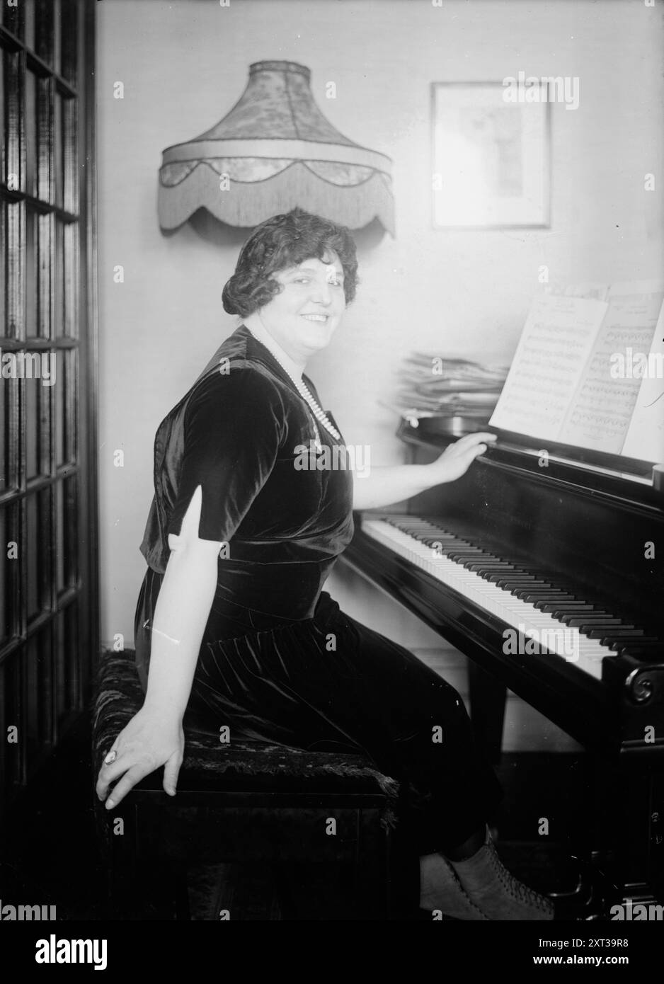 Baker, between c1915 and c1920. Shows singer Elsie West Baker Stock ...