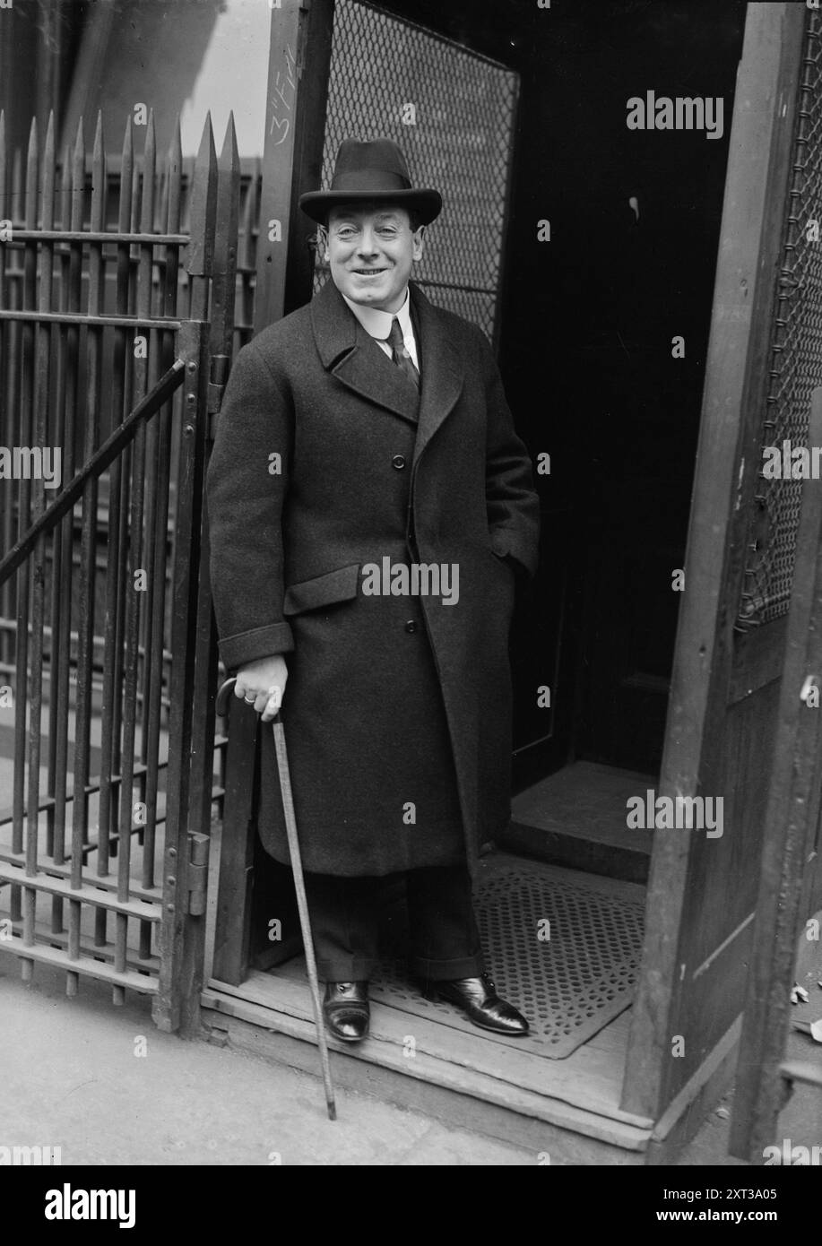 Giuseppe De Luca, 1923. Shows Italian American baritone opera singer ...