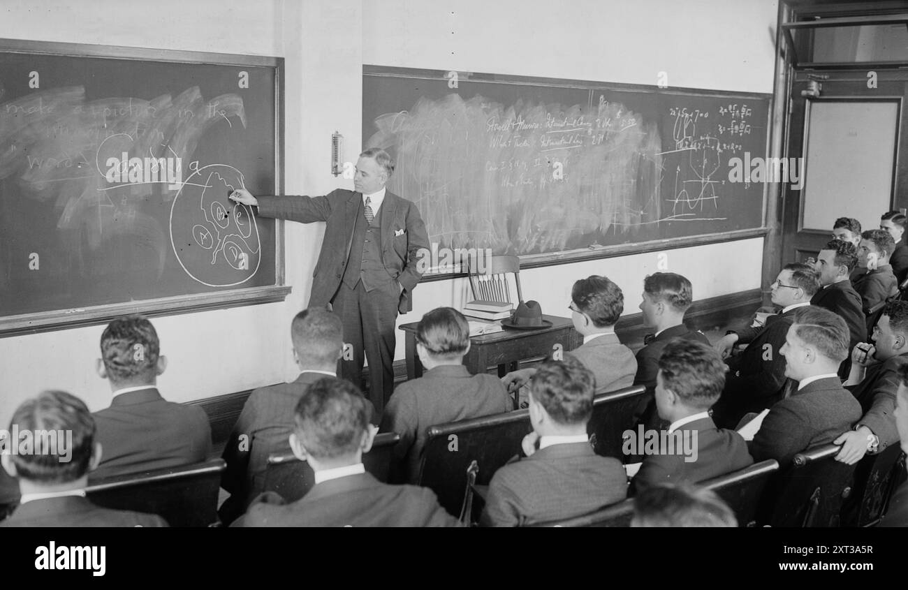 1920s classroom Black and White Stock Photos & Images - Alamy
