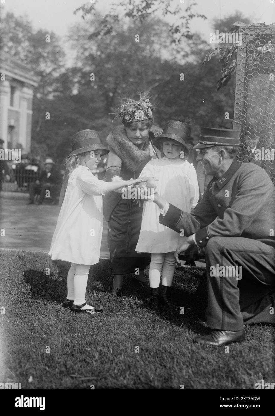 Children standing in library Black and White Stock Photos & Images - Alamy
