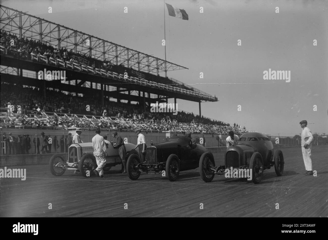 Figure 8 race track Black and White Stock Photos & Images - Alamy