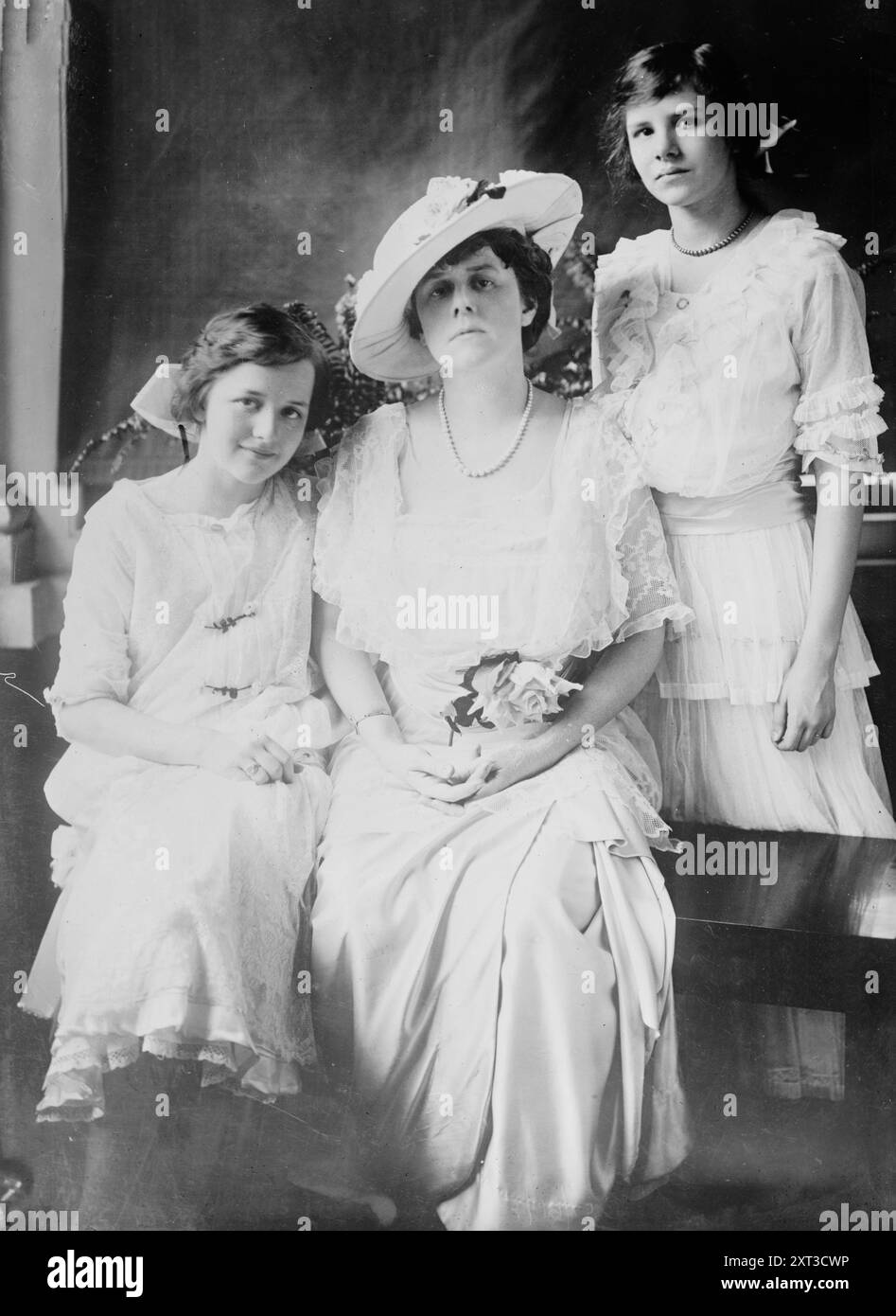 Mrs. George Barnett, between c1910 and c1915. Shows Lelia Sinclair ...