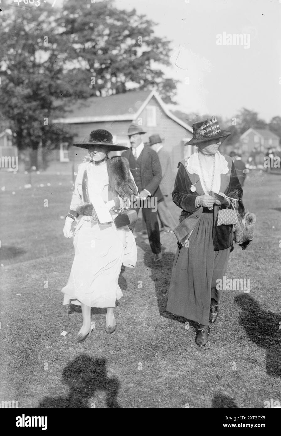 Mrs cornelia averell harriman gerry hi-res stock photography and images ...
