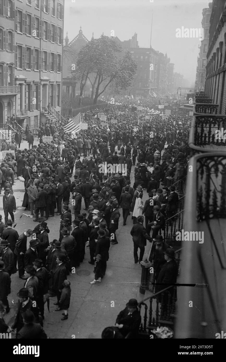 Historic workers congress image Black and White Stock Photos & Images ...