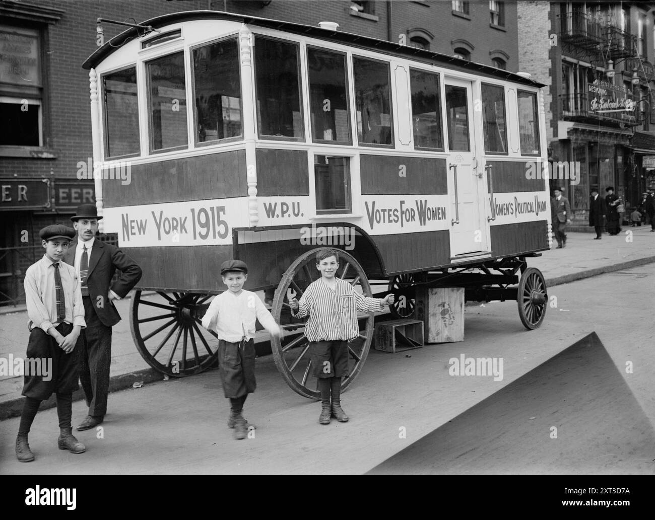 Male usa suffrage hi-res stock photography and images - Alamy