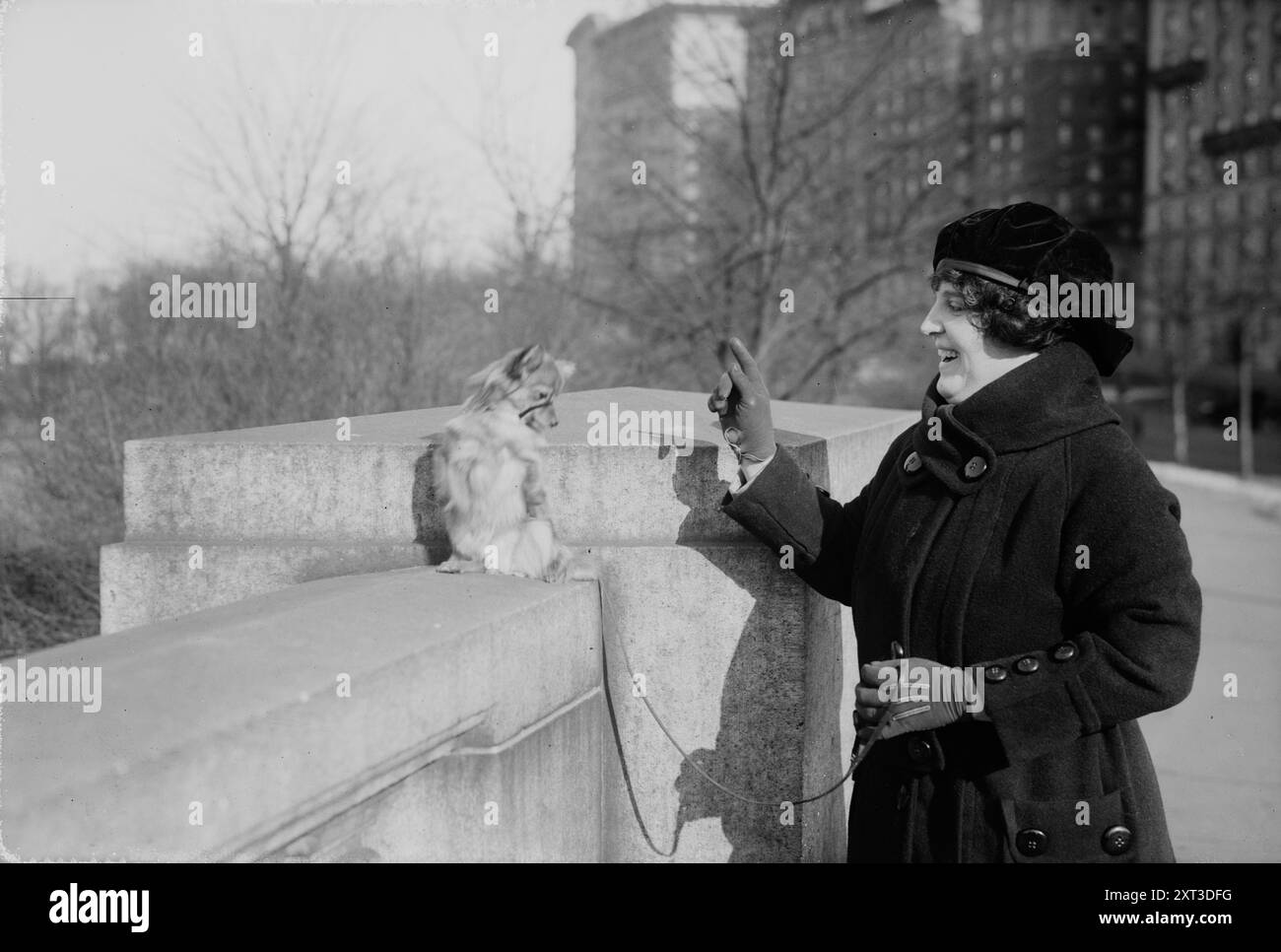 Baker, between c1915 and c1920. Shows American singer and actress Elsie ...