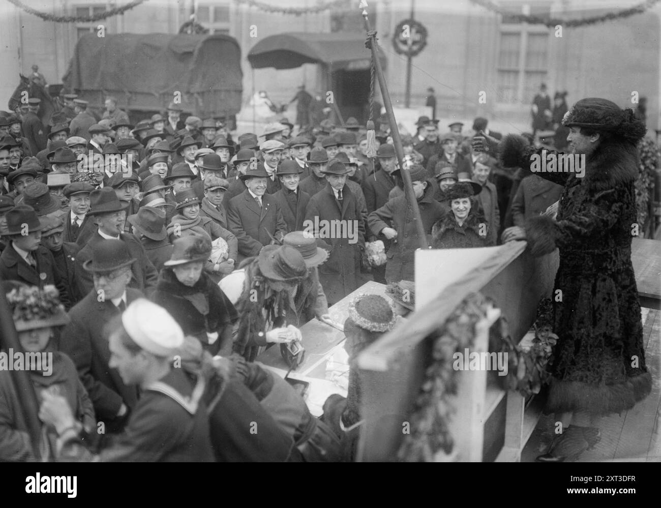 Julia Arthur, between c1915 and 1917. Shows actress Julia Arthur (1869 ...