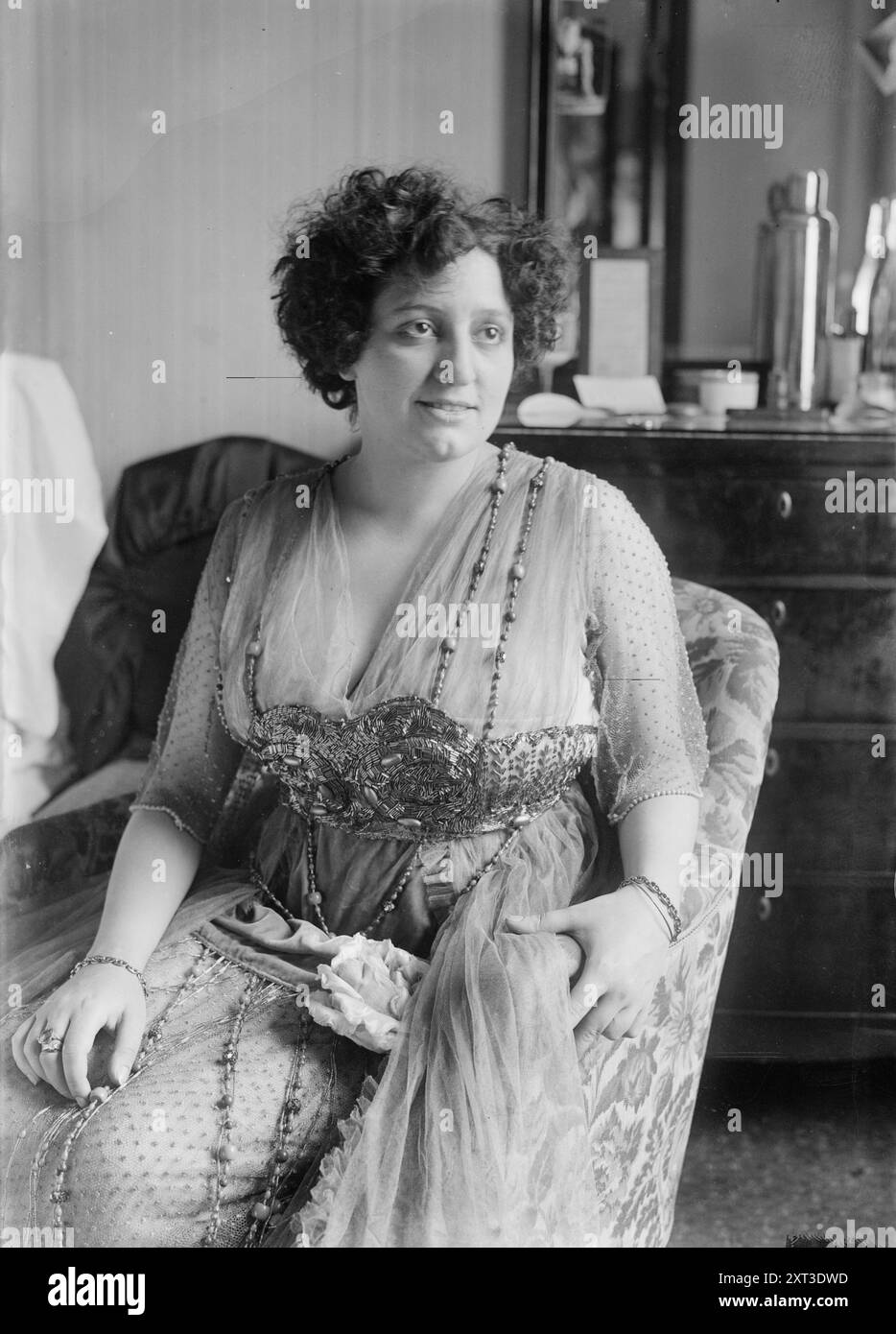Italian opera singer claudia muzio hi-res stock photography and images ...