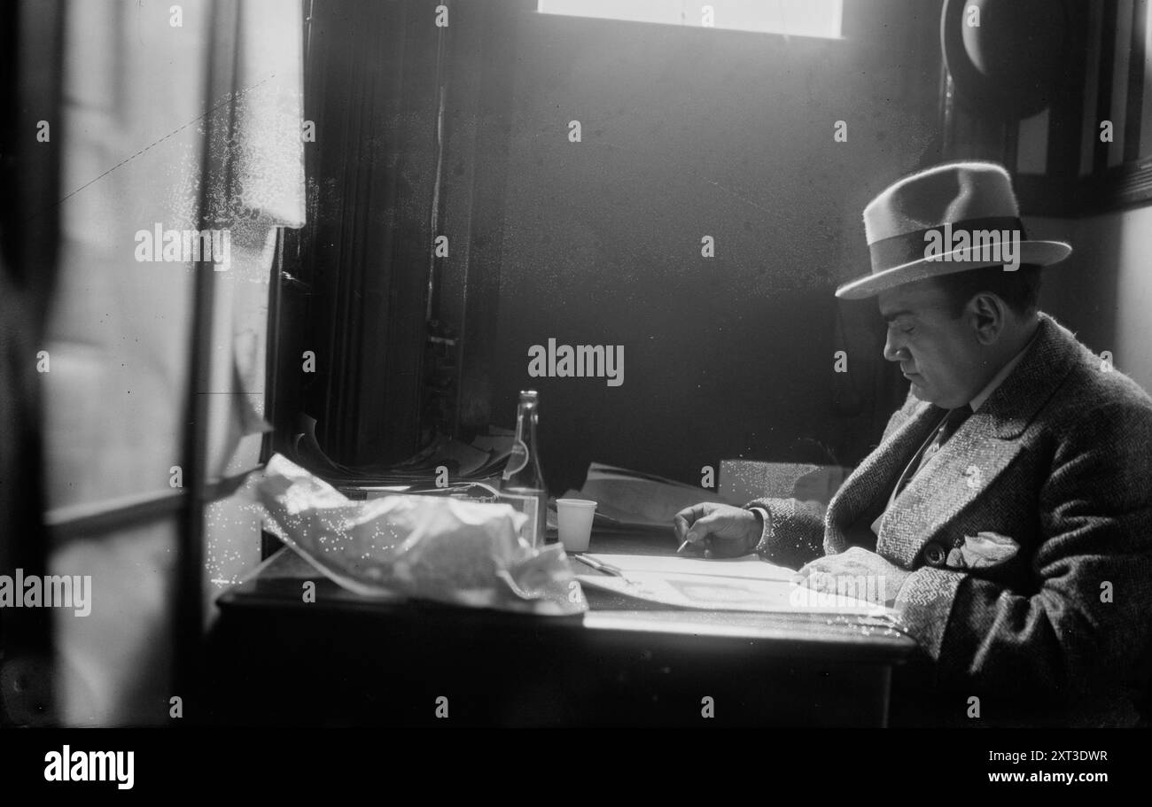 E. Caruso, between c1915 and c1920. Shows Enrico Caruso (1873-1921 ...