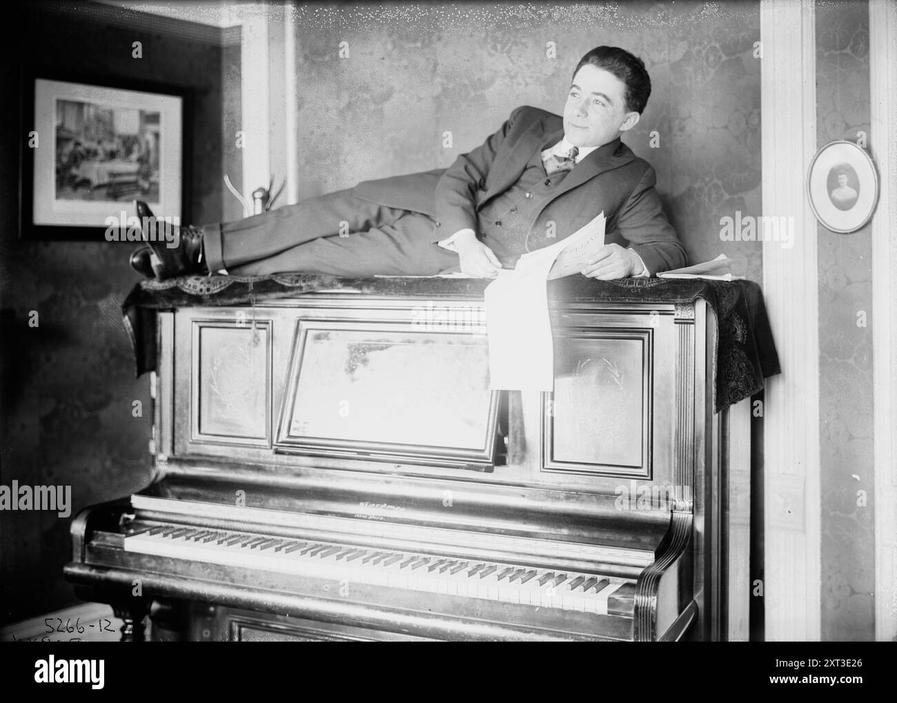 Robyn, between c1915 and c1920. Shows tenor singer William Robinow ...