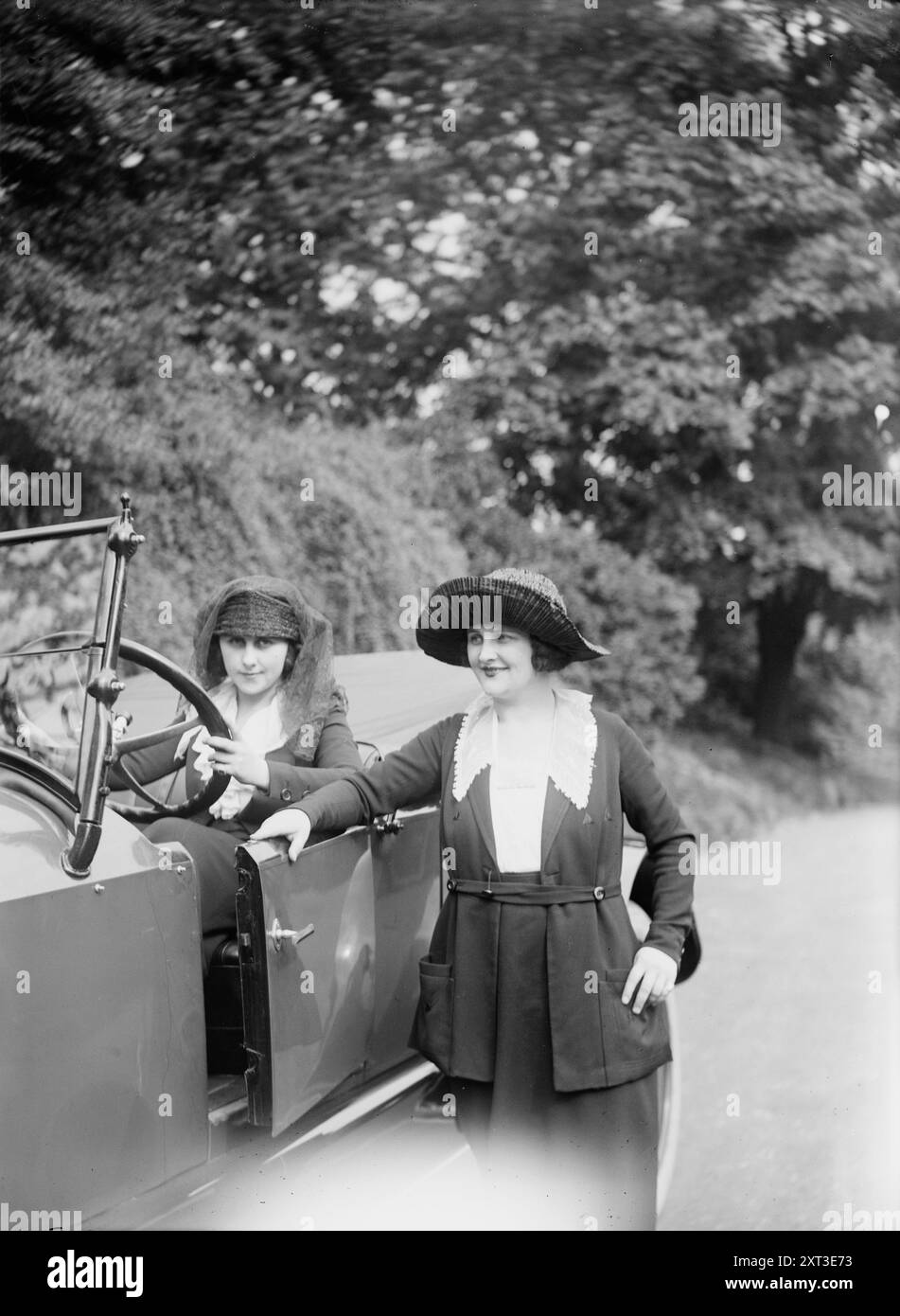 Young, between c1915 and c1920. Shows singer and comedian Margaret ...