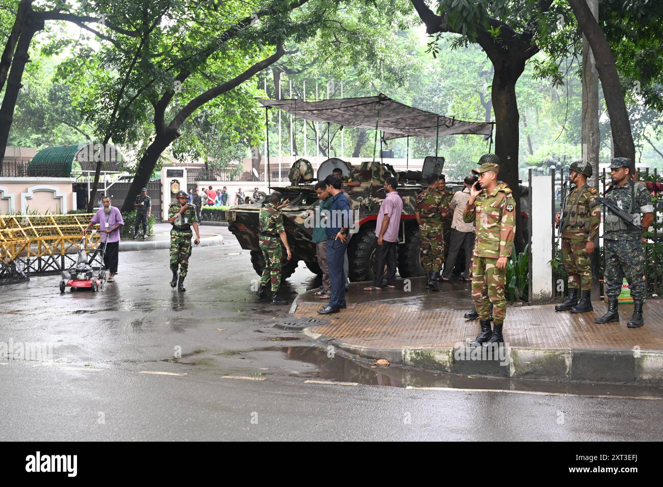Dhaka, Bangladesh, on August 13, 2024 Bangladeshi Army soldiers are ...