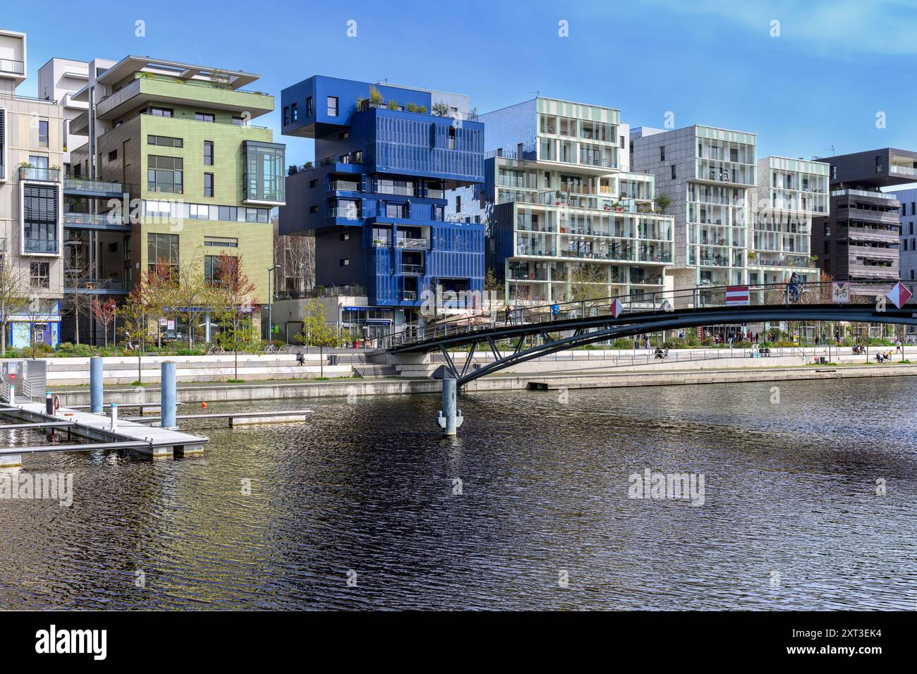 Halte Fluviale Lyon Confluence is the new trendy Confluence Marina in ...