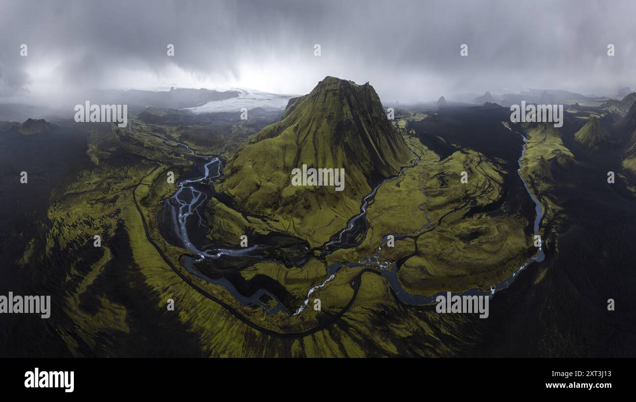 Aerial view of glacial rivers in the highlands of iceland hi-res stock ...