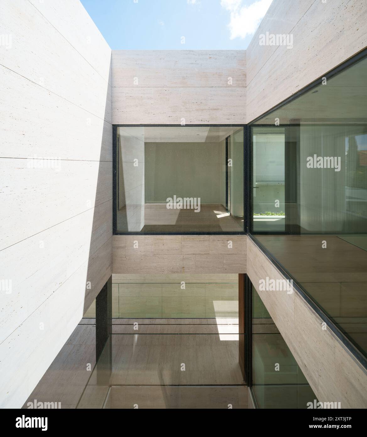 Intersecting Planes Architecture