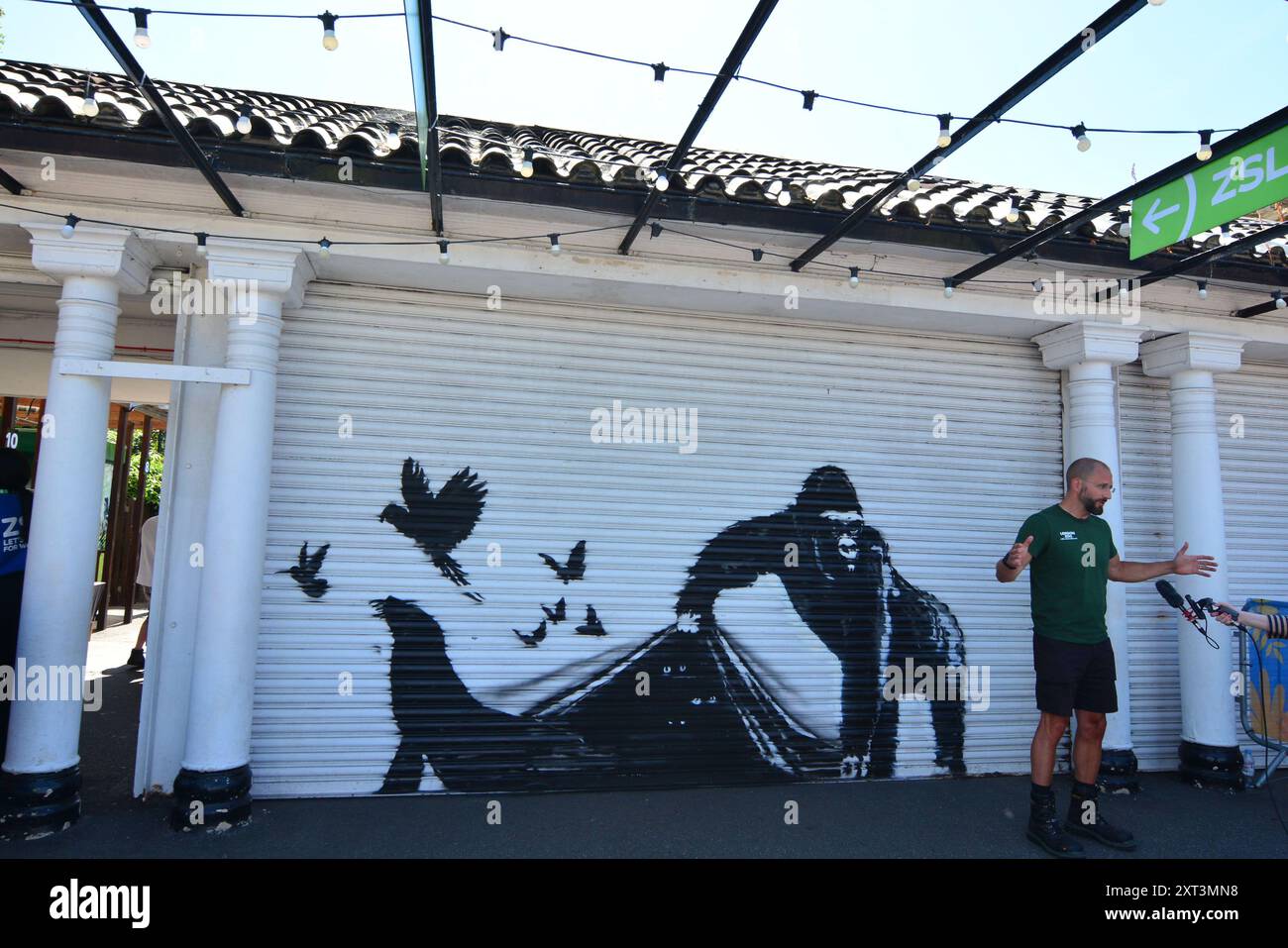 London, UK. 13th Aug, 2024. Banksy unveils ninth animal artwork at ...