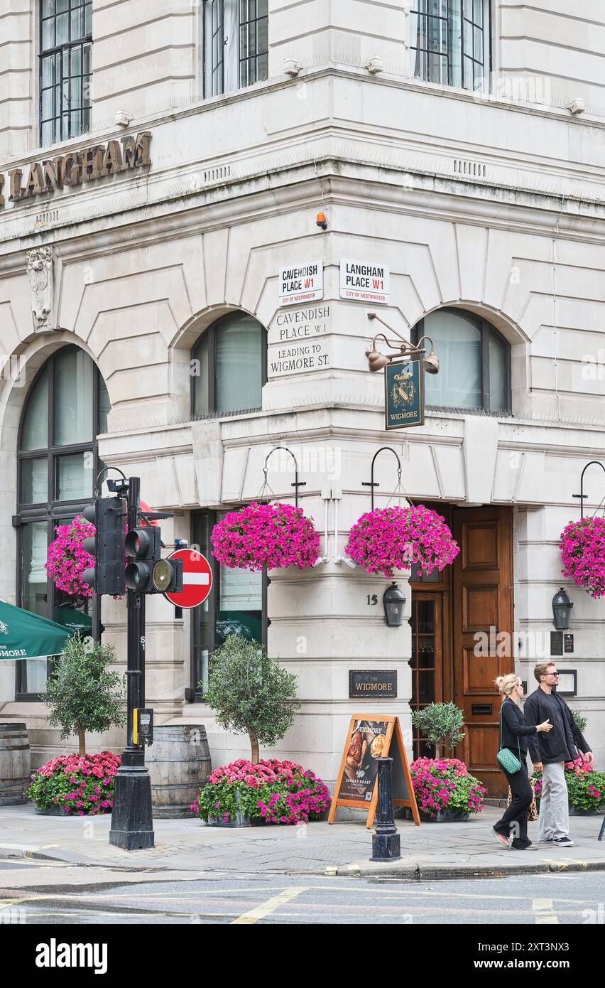 The Wigmore pub and restaurant at the five star The Langham hotel ...