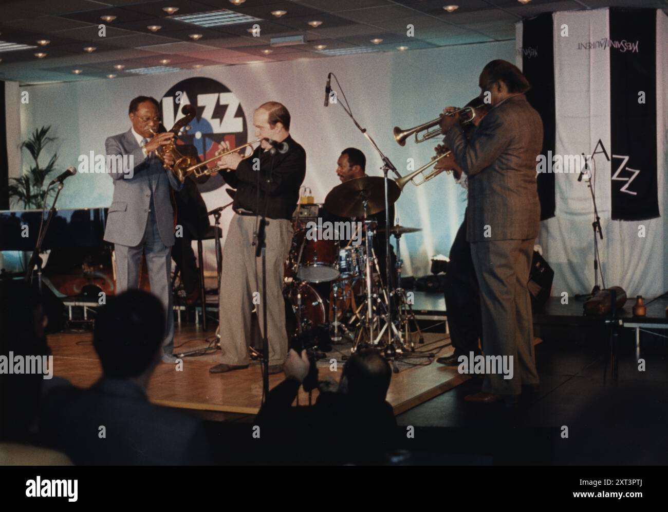 African american party 1980s hi-res stock photography and images - Alamy