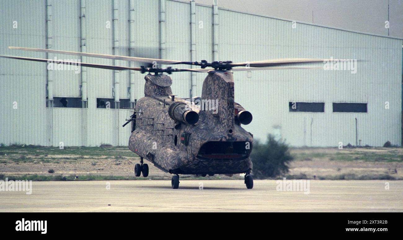 First Gulf War: 6th March 1991 A damaged RAF Boeing CH-47 Chinook ...