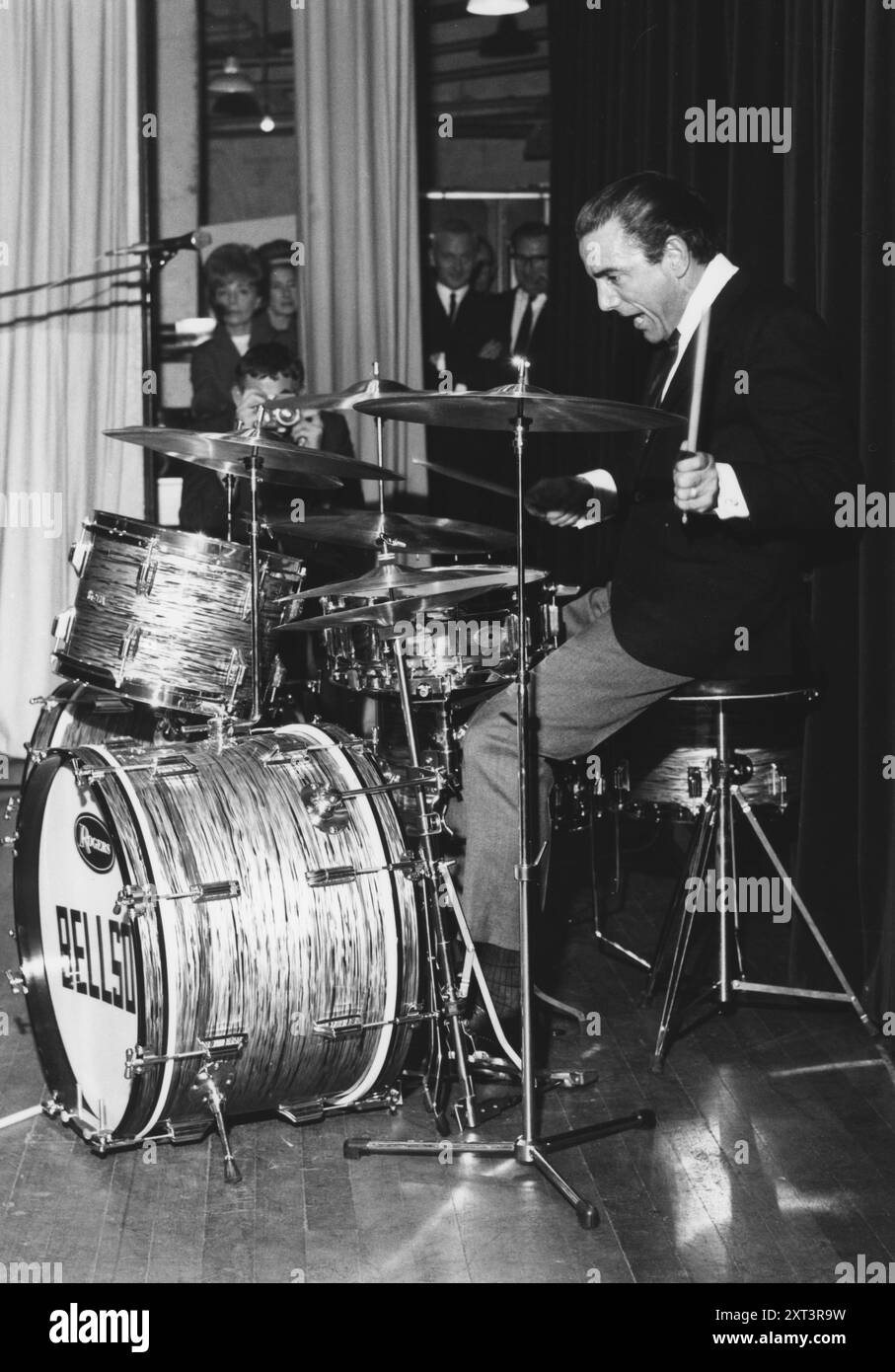 1960s man playing kit drums hi-res stock photography and images - Alamy