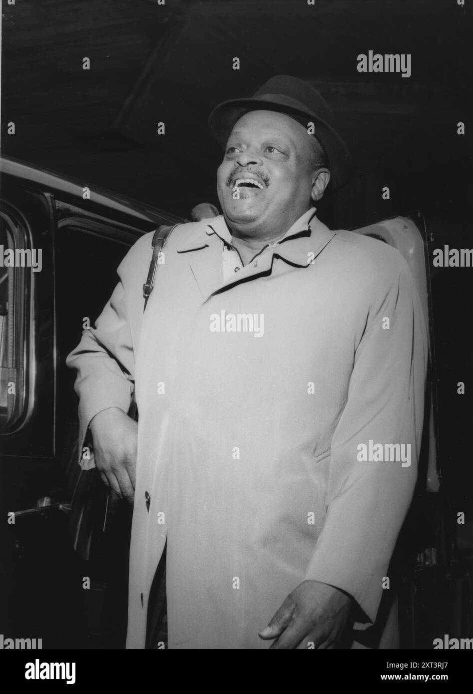 England london royal coat Black and White Stock Photos & Images - Alamy