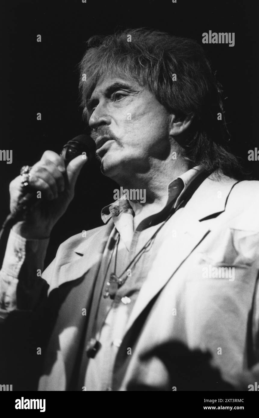 Mark Murphy, Pizza on the Park, London, 1993 Stock Photo - Alamy