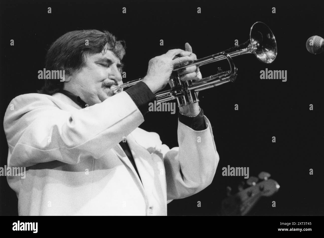 Musician kenny ball hi-res stock photography and images - Alamy