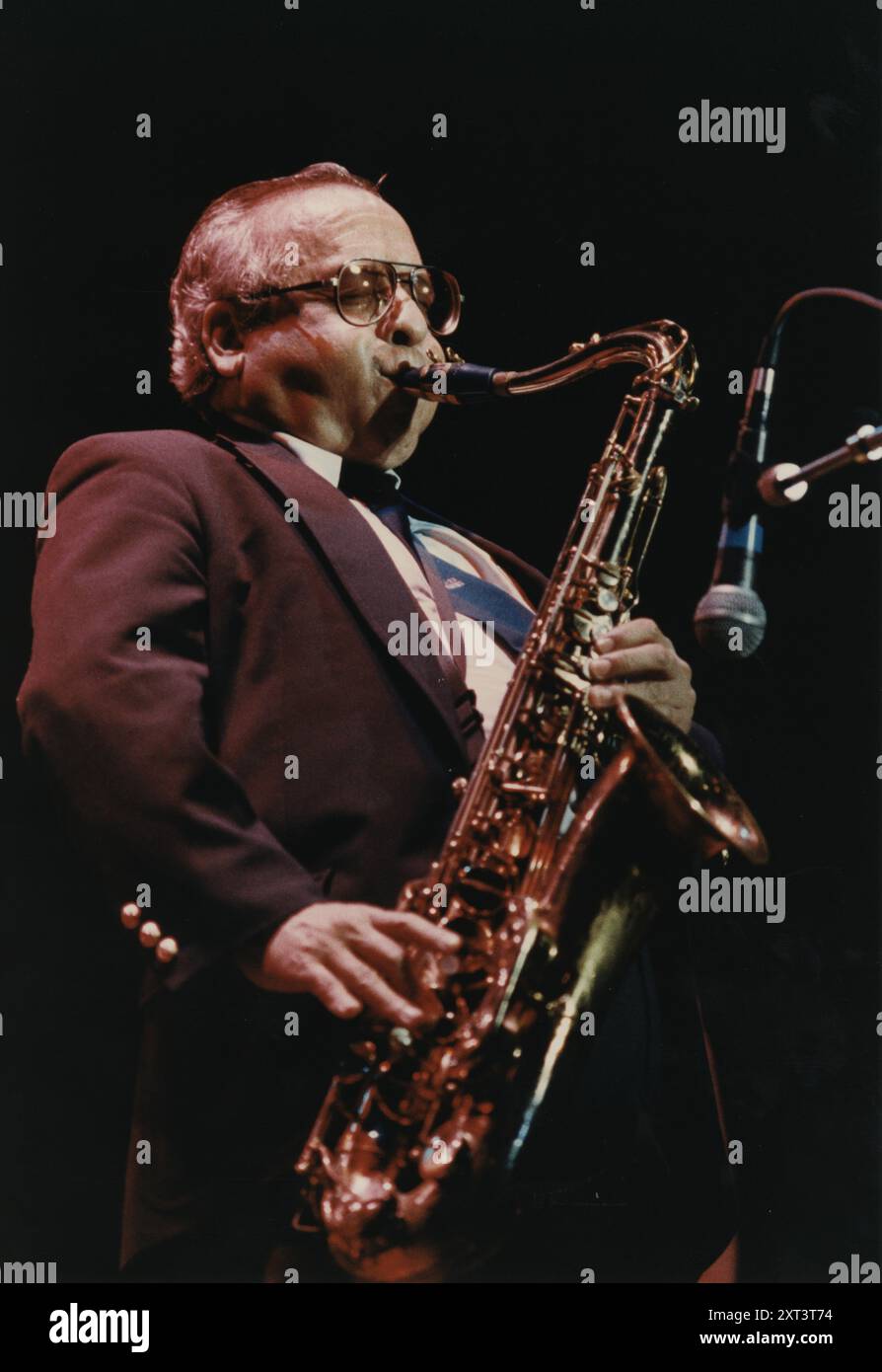 Kenneth allen hing hi-res stock photography and images - Alamy