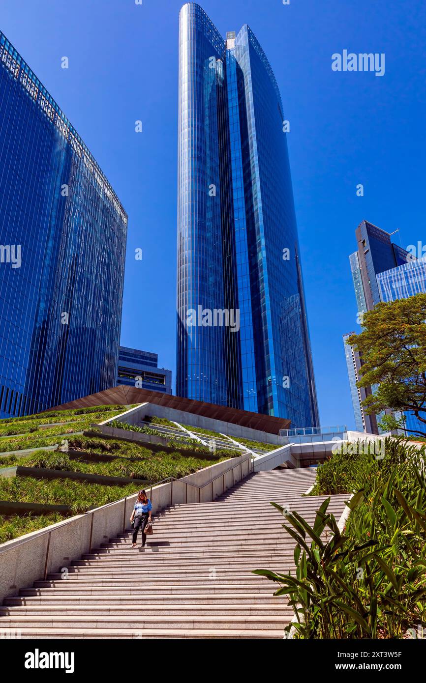 Girl alone with buildings hi-res stock photography and images - Alamy