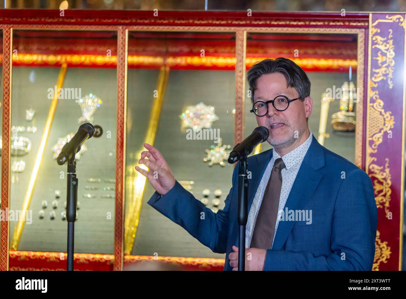 Präsentation der zurückerlangten Juwelen aus dem Historischen Grünen ...