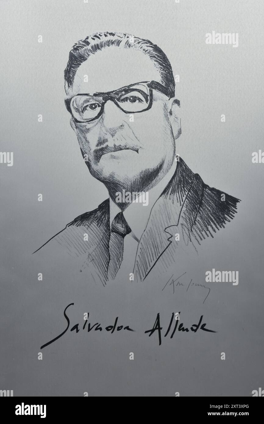 PORTRAIT DE SALVADOR ALLENDE Stock Photo - Alamy