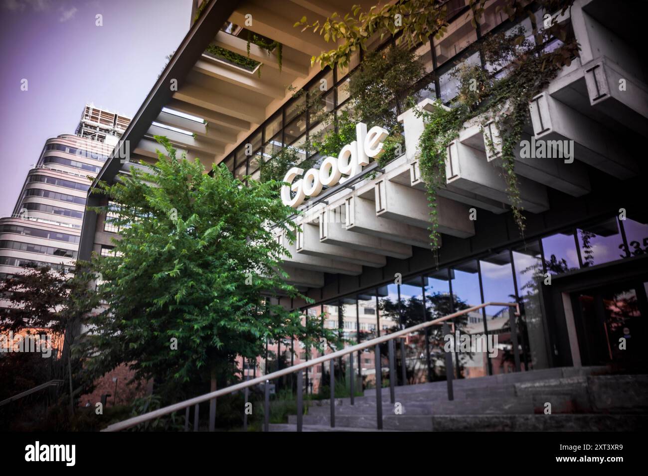 The Google offices in the renovated St. John’s Terminal in Hudson ...