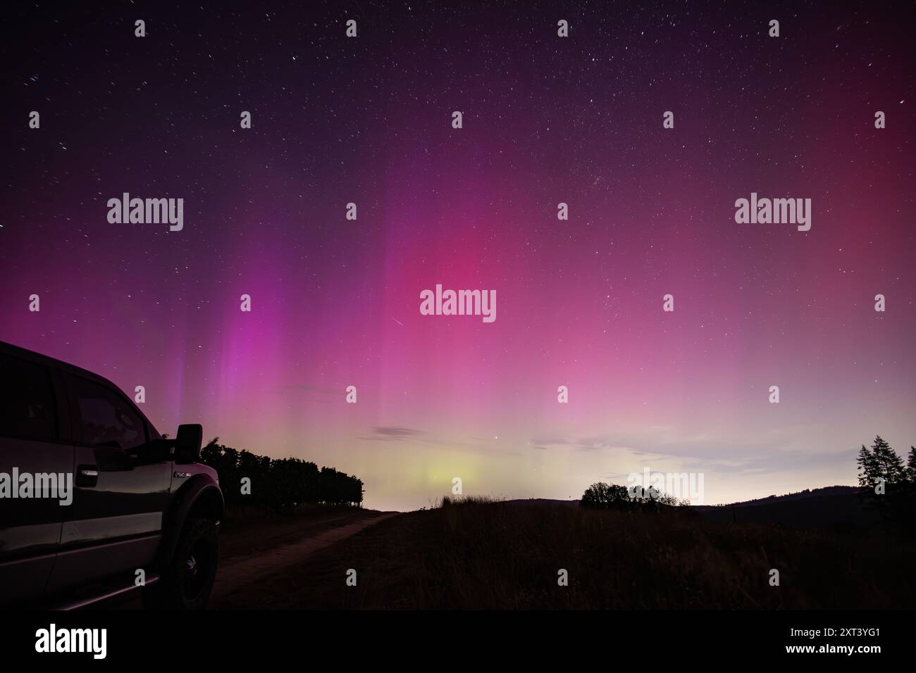 Meteor and northern lights hi-res stock photography and images - Alamy