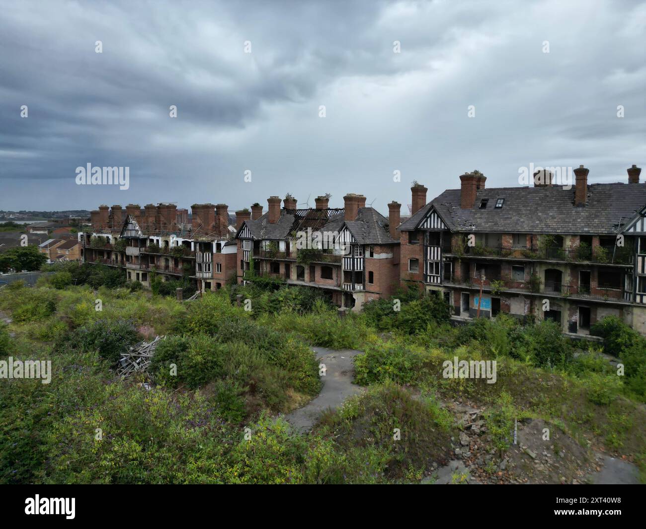 Housing liverpool aerial view hi-res stock photography and images - Alamy