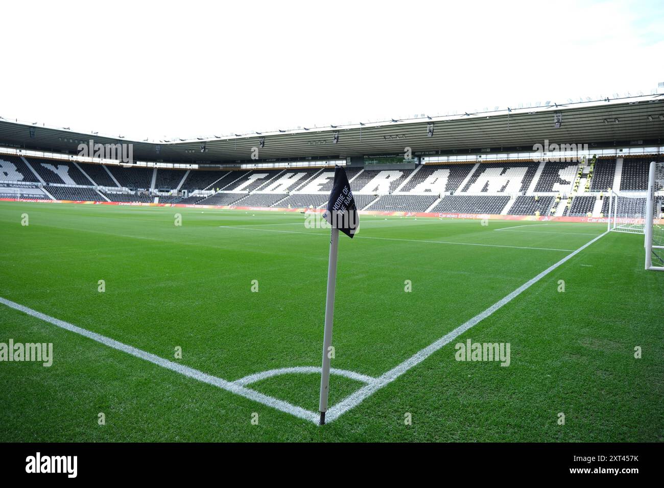 Corner flag at chesterfield hi-res stock photography and images - Alamy