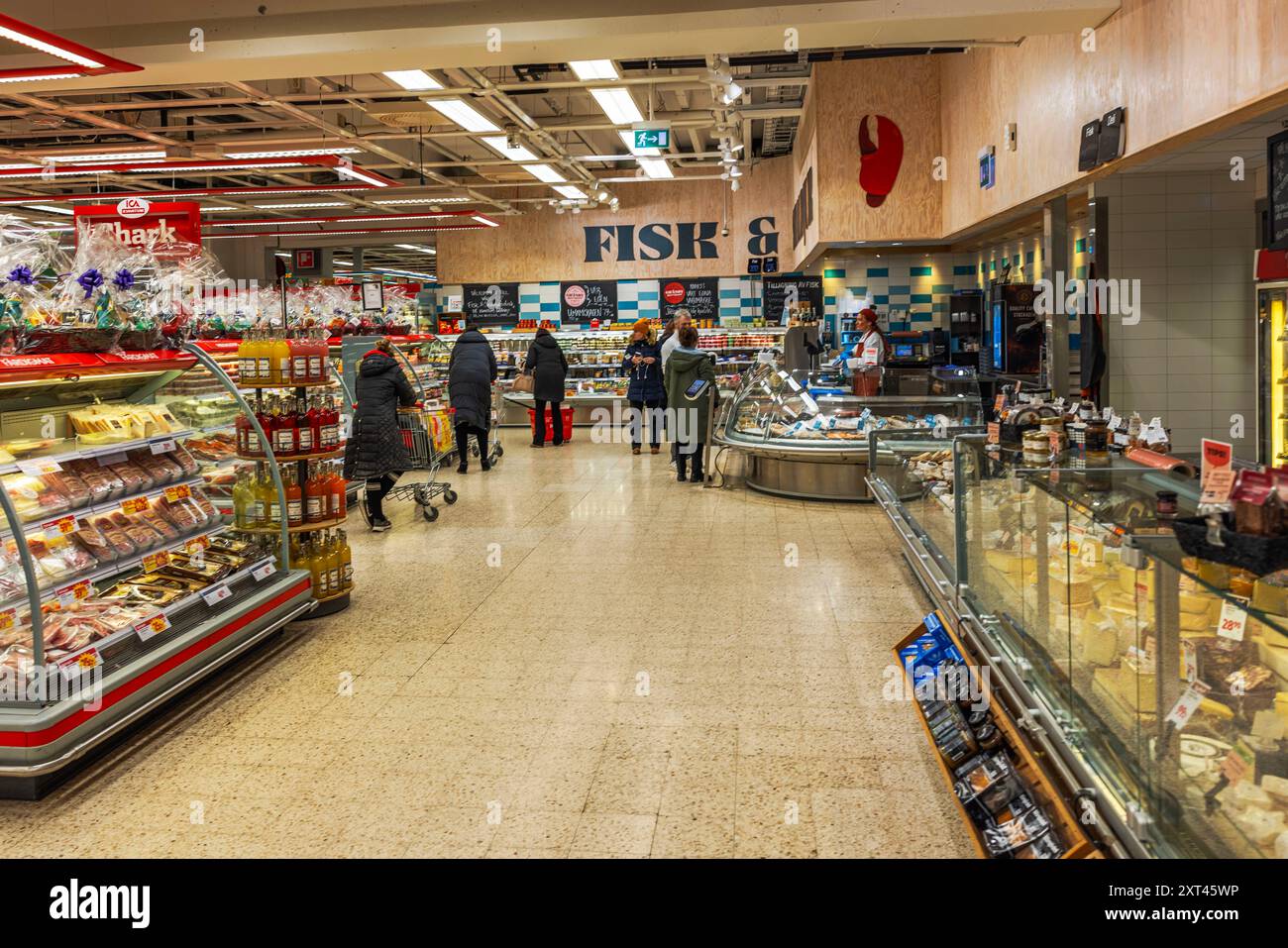 Refrigerated displays hi-res stock photography and images - Alamy