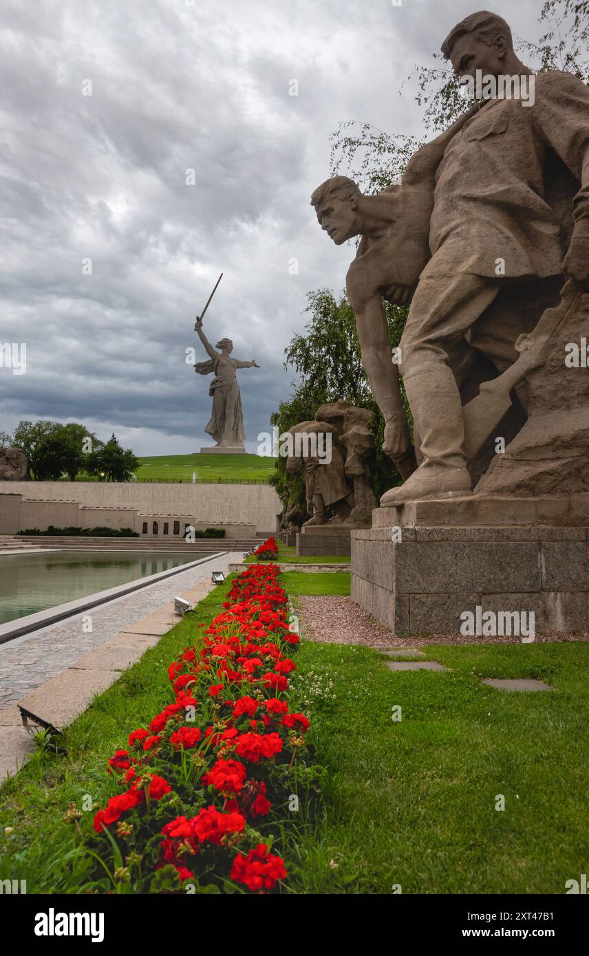 Russia, Volgograd - June 01, 2024: Sculptures on Mamaev Kurgan in honor ...