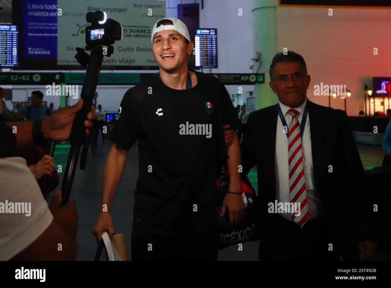 Mexico City, Ciudad de Mexico, Mexico. 12th Aug, 2024. Mexican boxer ...