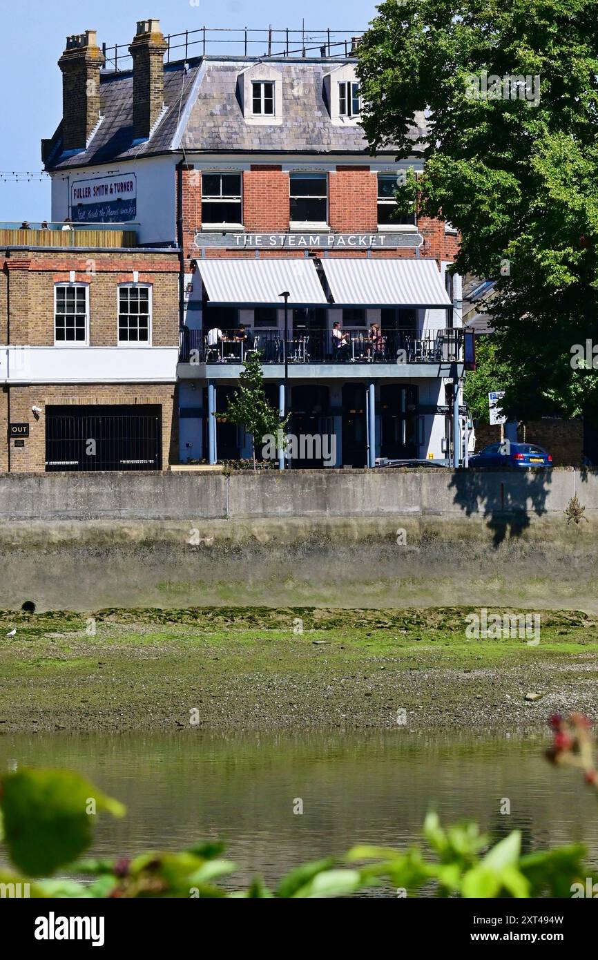 Fullers brewery chiswick hi-res stock photography and images - Alamy