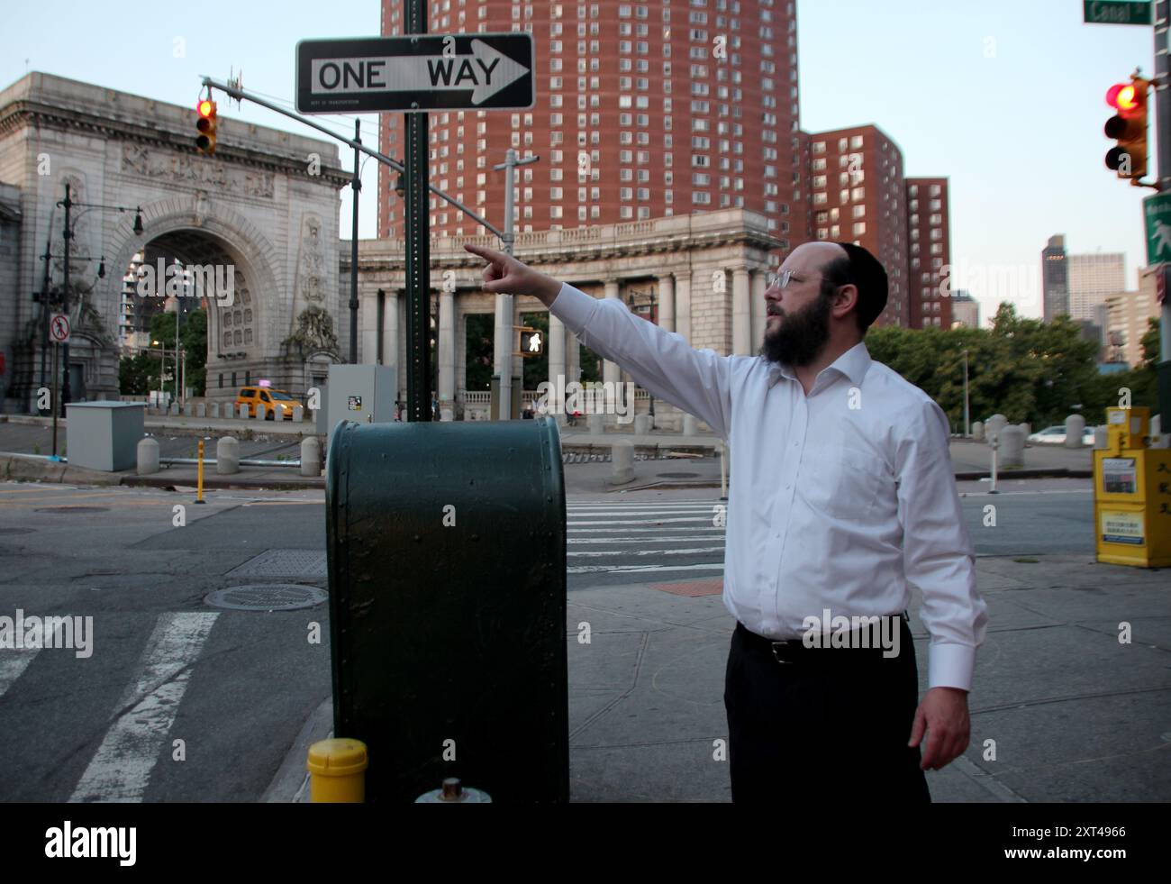 Rabbi moshe tauber hi-res stock photography and images - Alamy