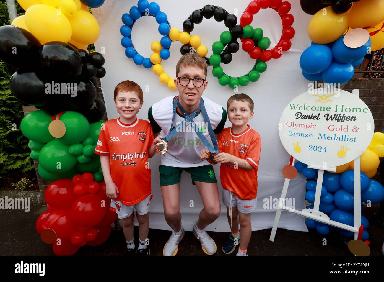 Gold and bronze medal winning swimmer Daniel Wiffen meets Conor (left ...