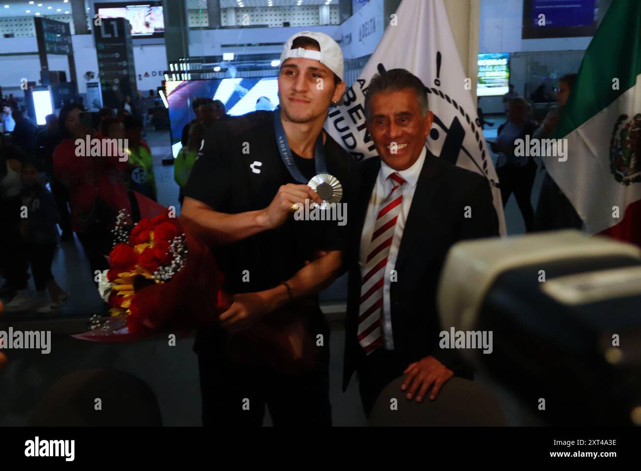 Mexico City, Mexico. 12th Aug, 2024. Mexican boxer Marco Verde, silver ...