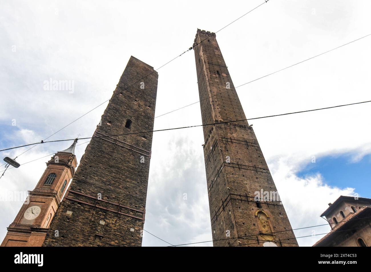 Bologna: the Two Towers (Due Torri). Italy Stock Photo - Alamy