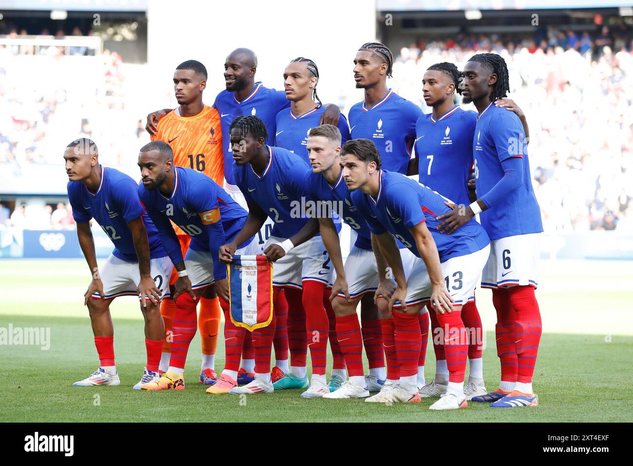 Paris, France. 9th Aug, 2024. France team group line-up (FRA) Football ...