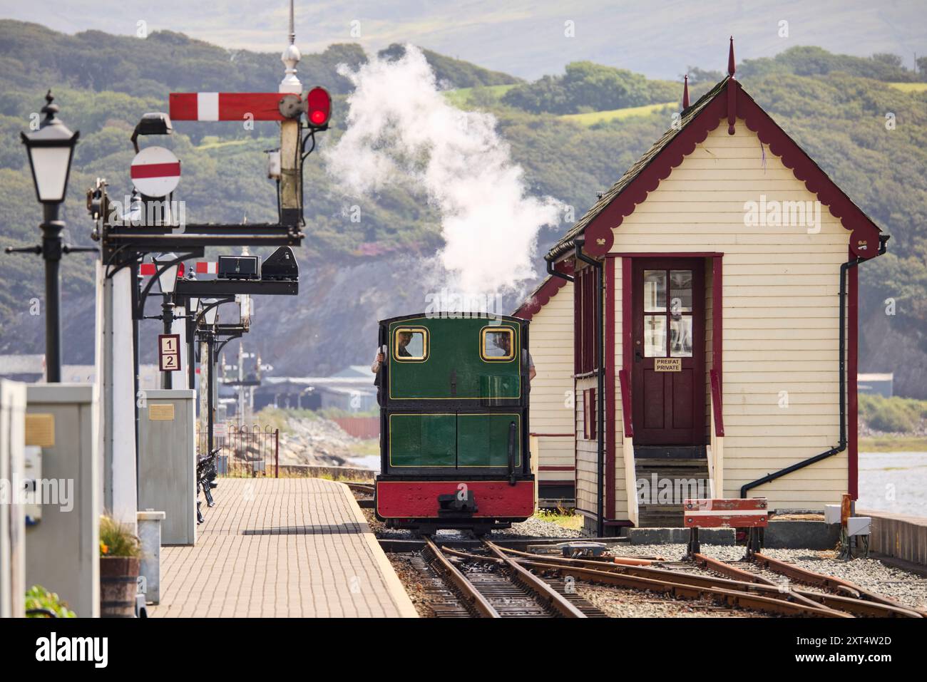 Porthmadog FFESTINIOG & WELSH HIGHLAND RAILWAYS world’s oldest narrow gauge railway Stock Photo ...