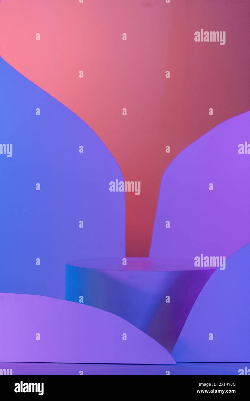 Gradient stage hi-res stock photography and images - Alamy