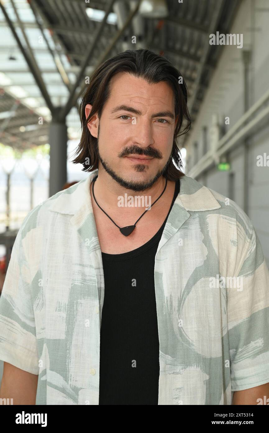 Schauspieler Marcel Mars Saibert posiert beim Fantreffen und Starwahl der RTL Daily Drama Serie ...