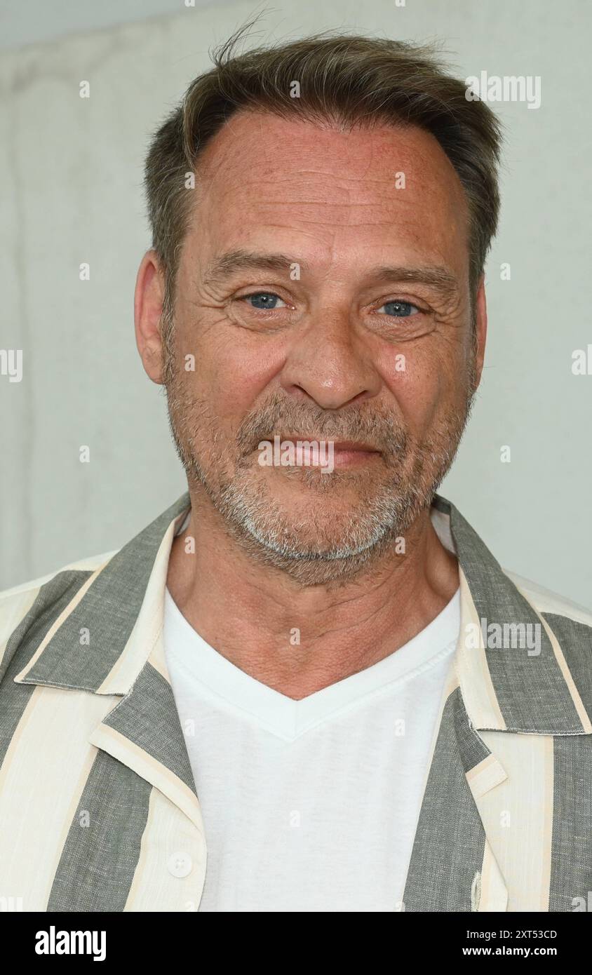 Schauspieler Kai Noll posiert beim Fantreffen und Starwahl der RTL ...