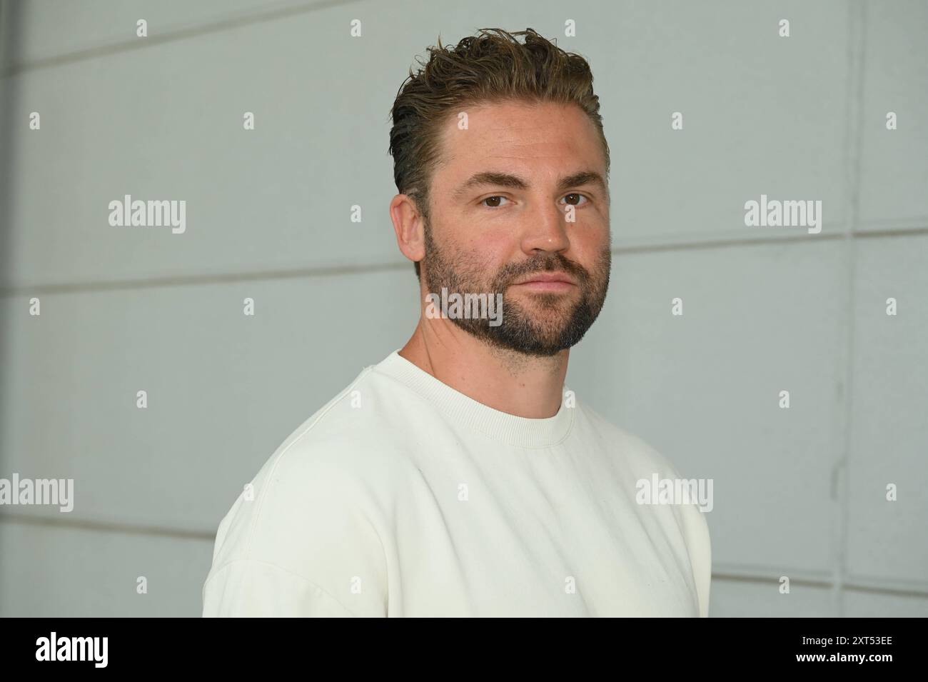 Schauspieler Benjamin Heinrich posiert beim Fantreffen und Starwahl der ...