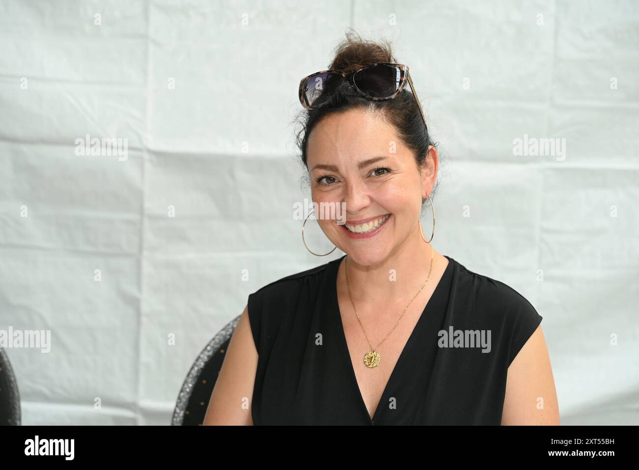 Schauspielerin Ines Quermann posiert beim Fantreffen und Starwahl der ...